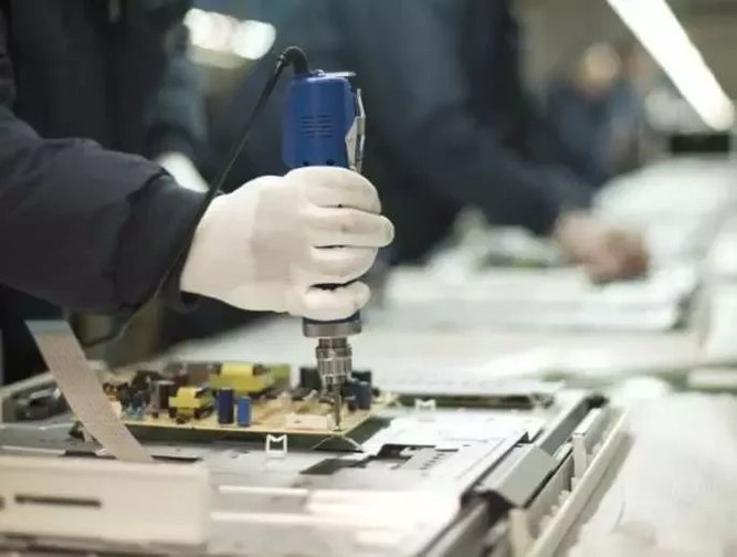 How to retain and engage employees in the manufacturing sector ...