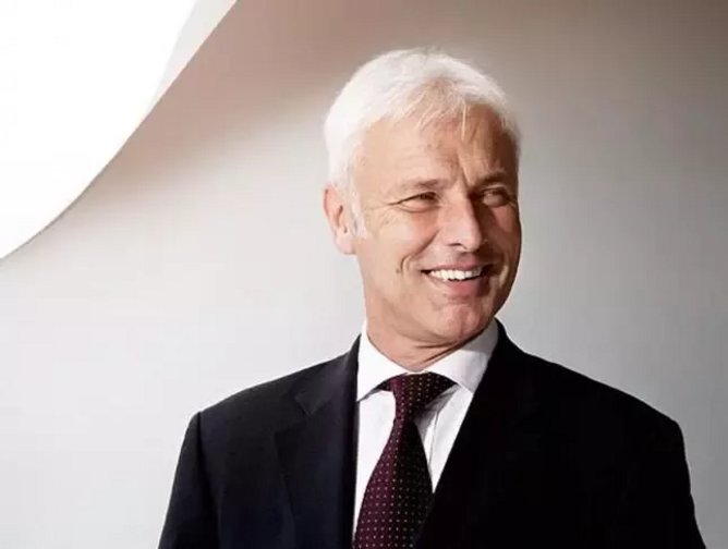 Head of Porsche to replace former Volkswagen CEO amid scandal ...