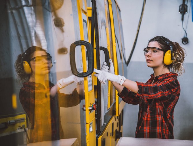 EY’s Lisa Caldwell on adaptive manufacturing skills | Manufacturing Digital