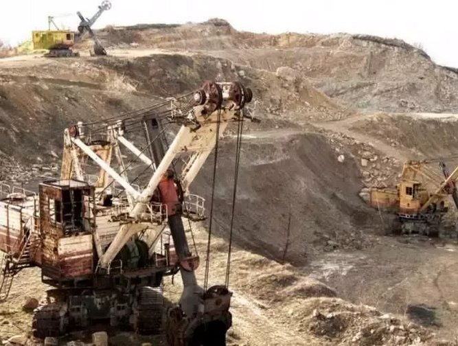 Underground v.s. Surface Coal Mines: Is Deep Drilling Worth the Cost ...