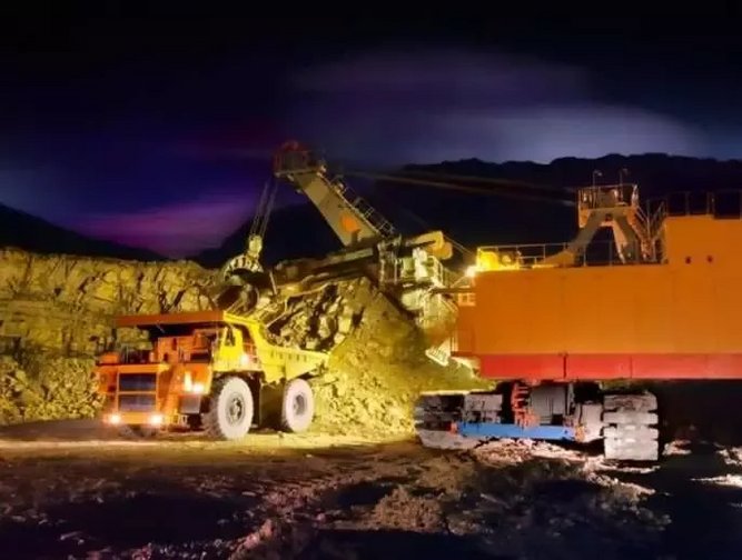 BHP Billiton Opens Caval Ridge Mine in Australia Despite Struggling ...