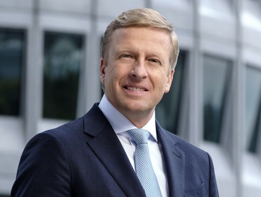 BMW CEO Urges EU to Rethink 2035 Petrol Car Ban Deadline | EV Magazine